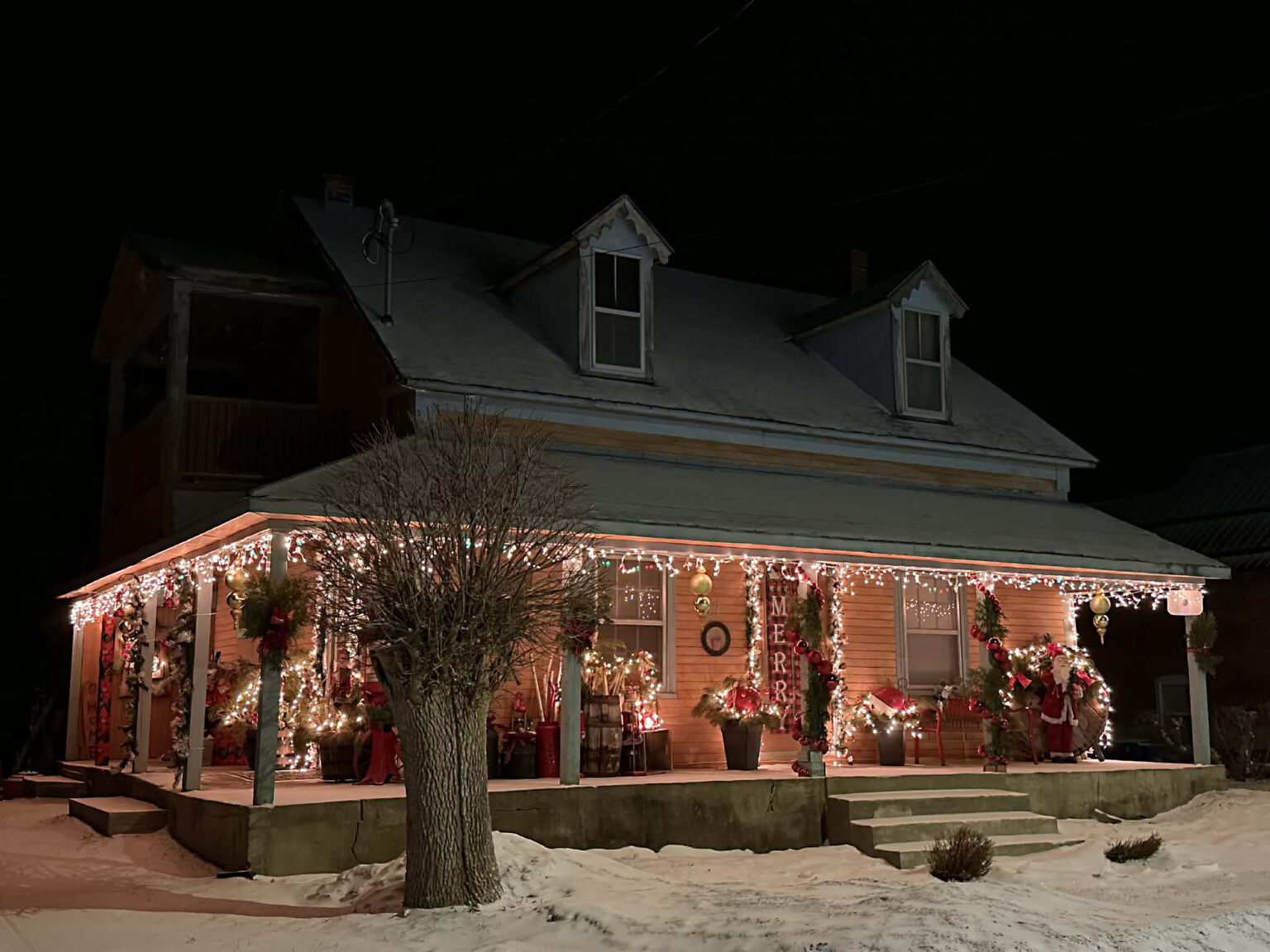 Portage hosts first holiday house decorating contest - The Equity