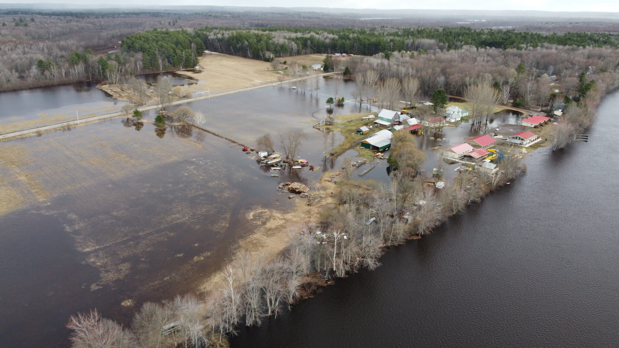 Fort-Coulonge issues state of emergency, Mansfield evacuates 70 ...